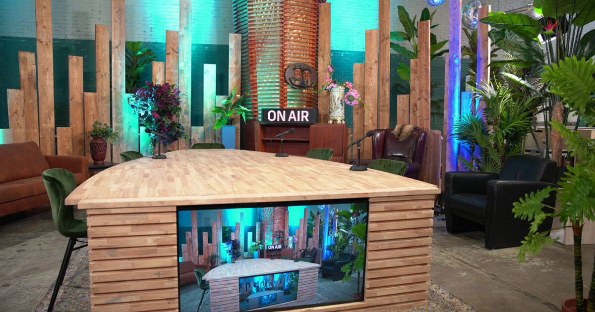 Doorgedraaid | Studio tafel huren voor een TV of online uitzending?